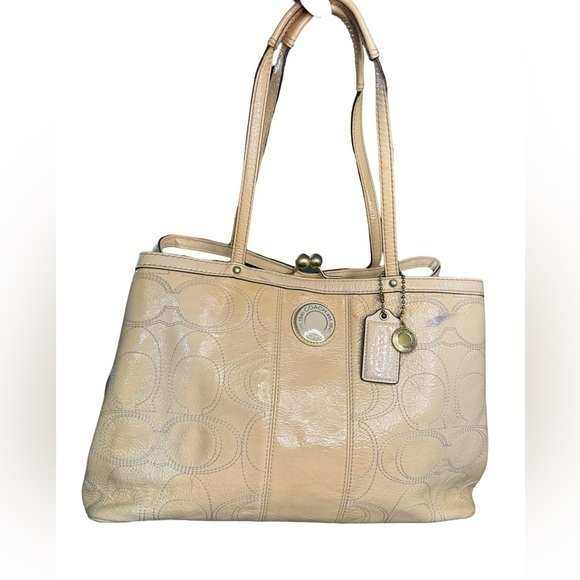 Coach | Bags | Coach Signature Stitch Patent Leather Cream Yellow Kiss ...